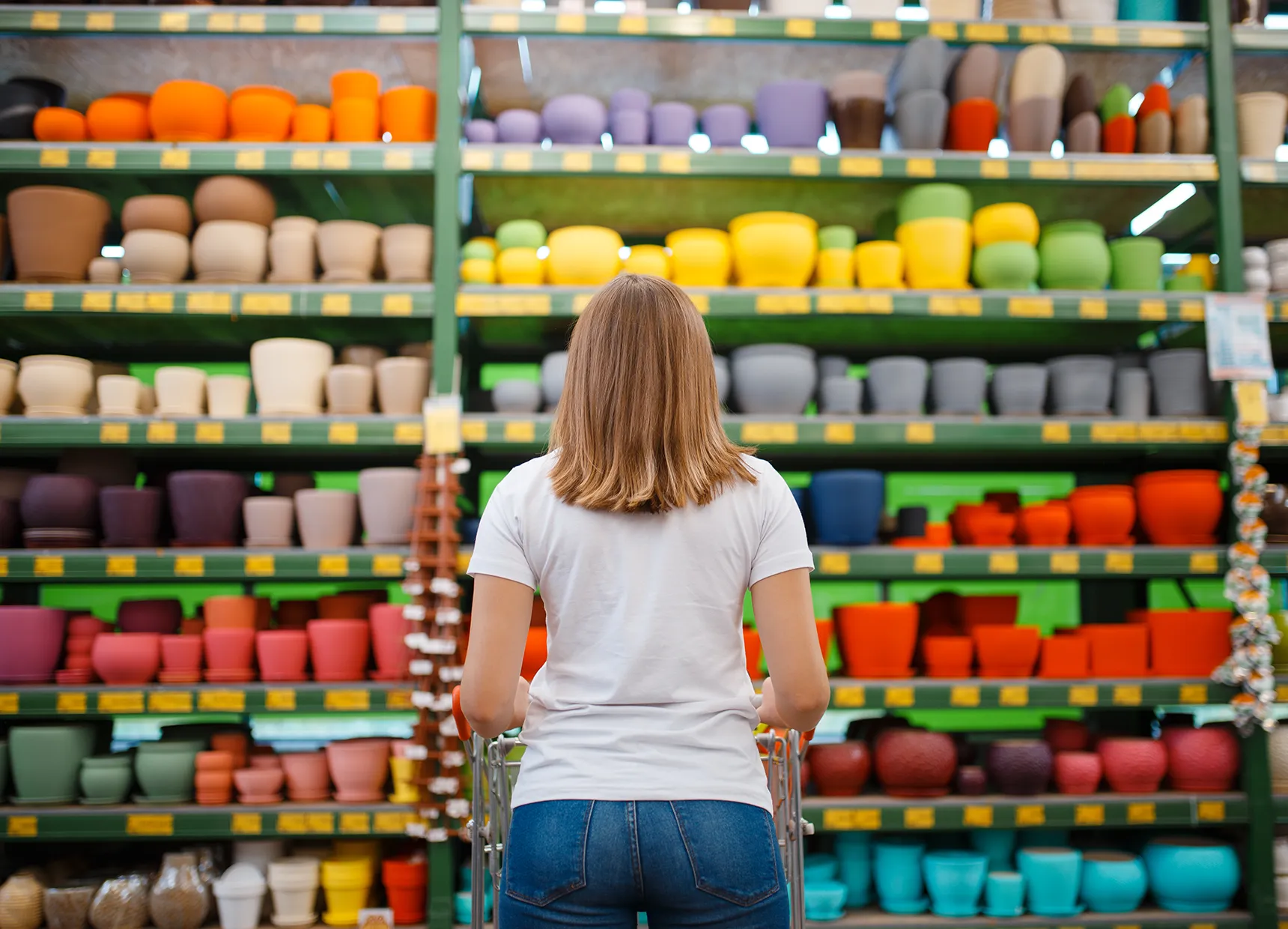 10 Visual Merchandising Tips for Gondola Shelving to Supercharge Your Sales